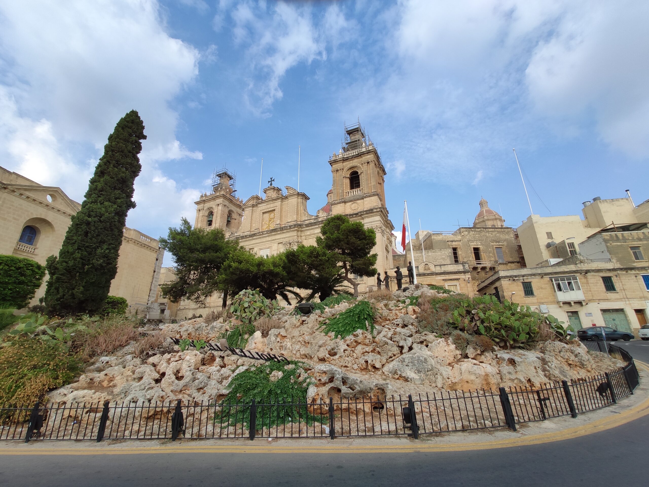 The GWU pays tribute to a Free Malta – General Workers Union Malta