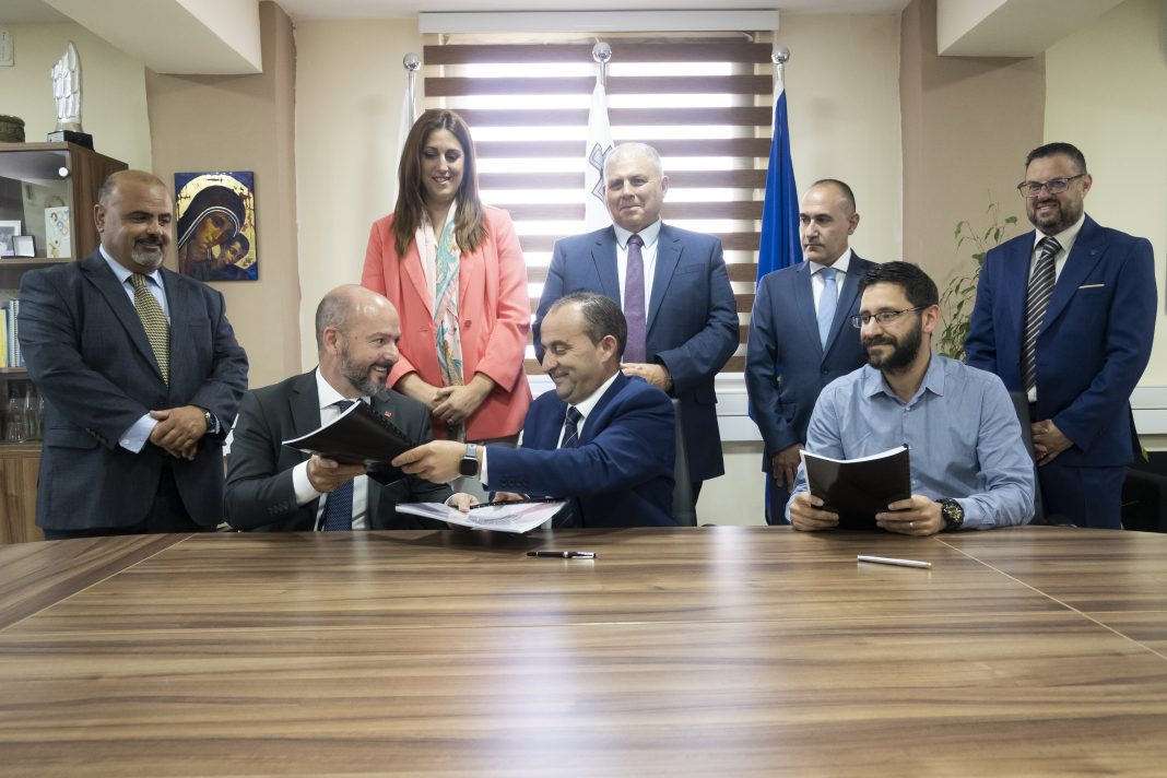 GWU signs a collective labour agreement with the Malta Food Agency – General Workers Union Malta
